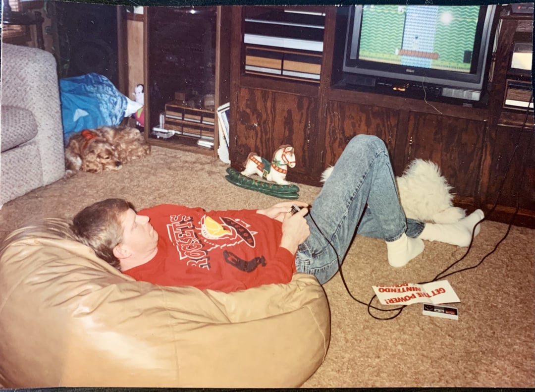 25 Old School Photos Of Video Games In The Past