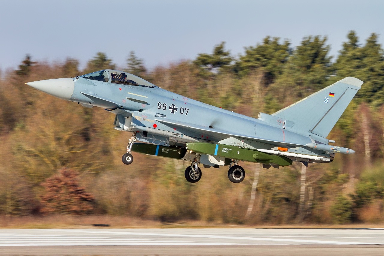 Ukraine War Gets Serious: Germany Gives Ukraine Powerful Taurus Missiles