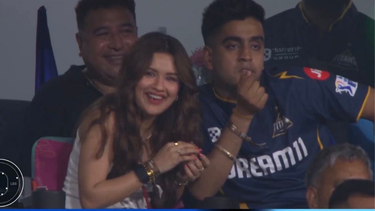 Avneet Kaur spotted cheering for Gujarat Titans in high-voltage ...