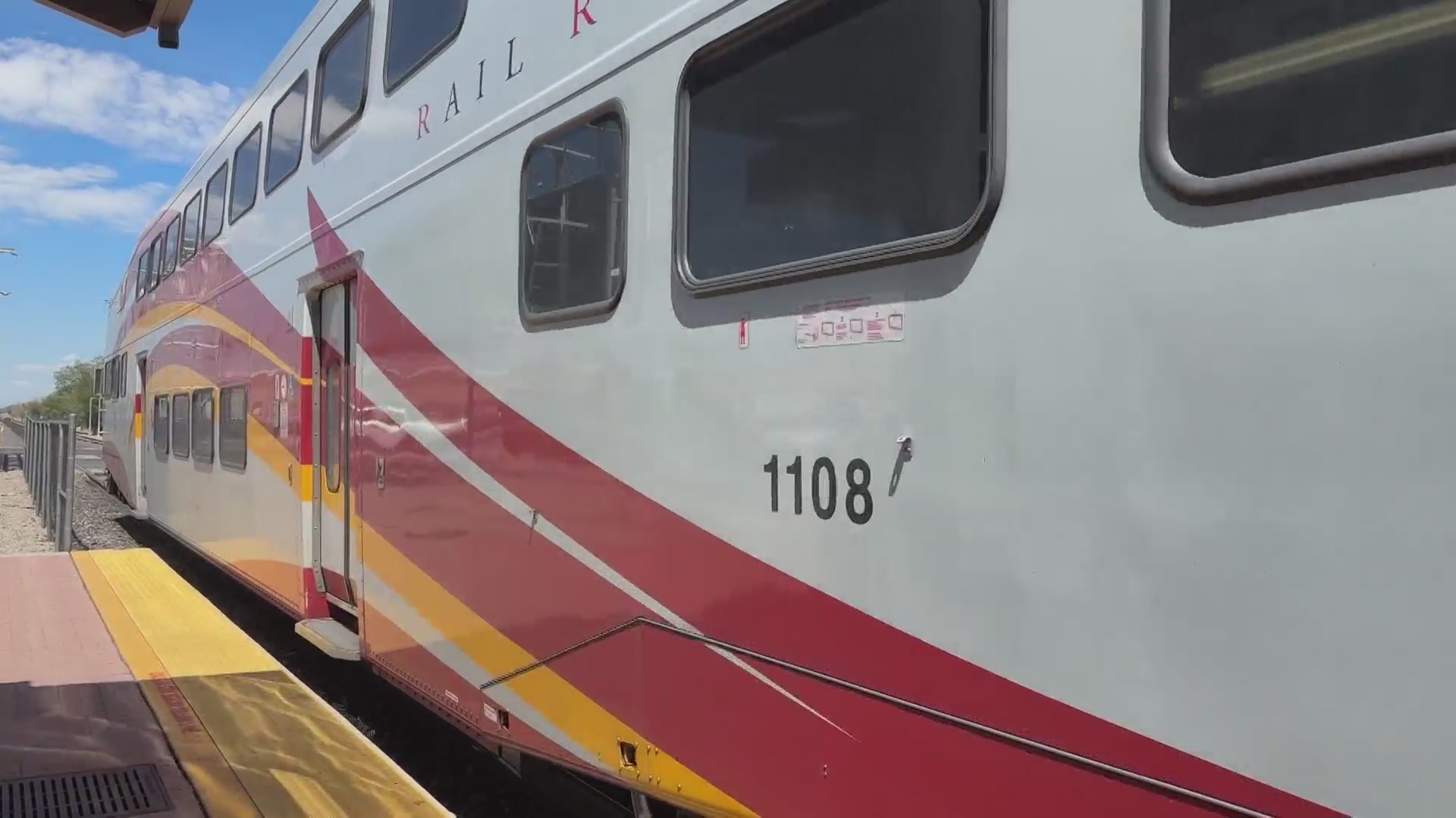 UNM engineering students take midterm exam on Rail Runner