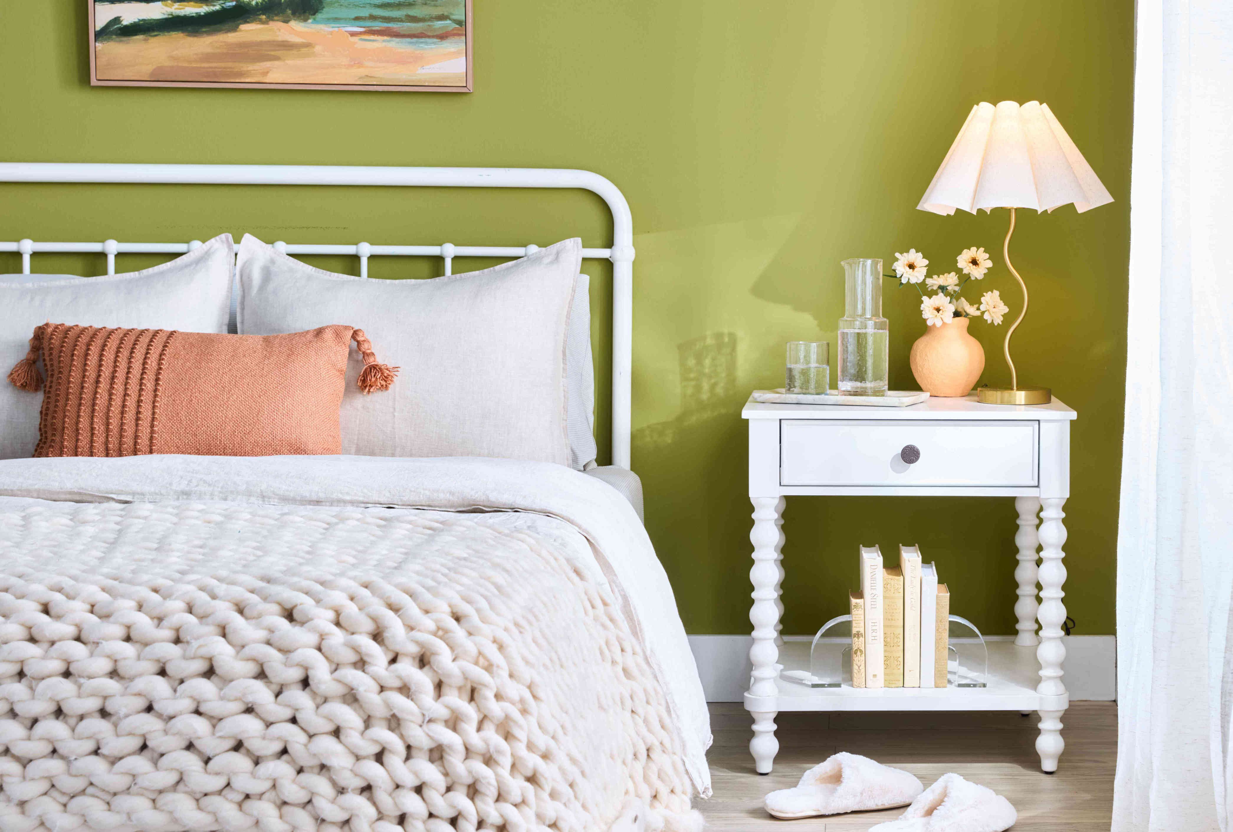 How to clean your room in 10 simple steps for a restful retreat