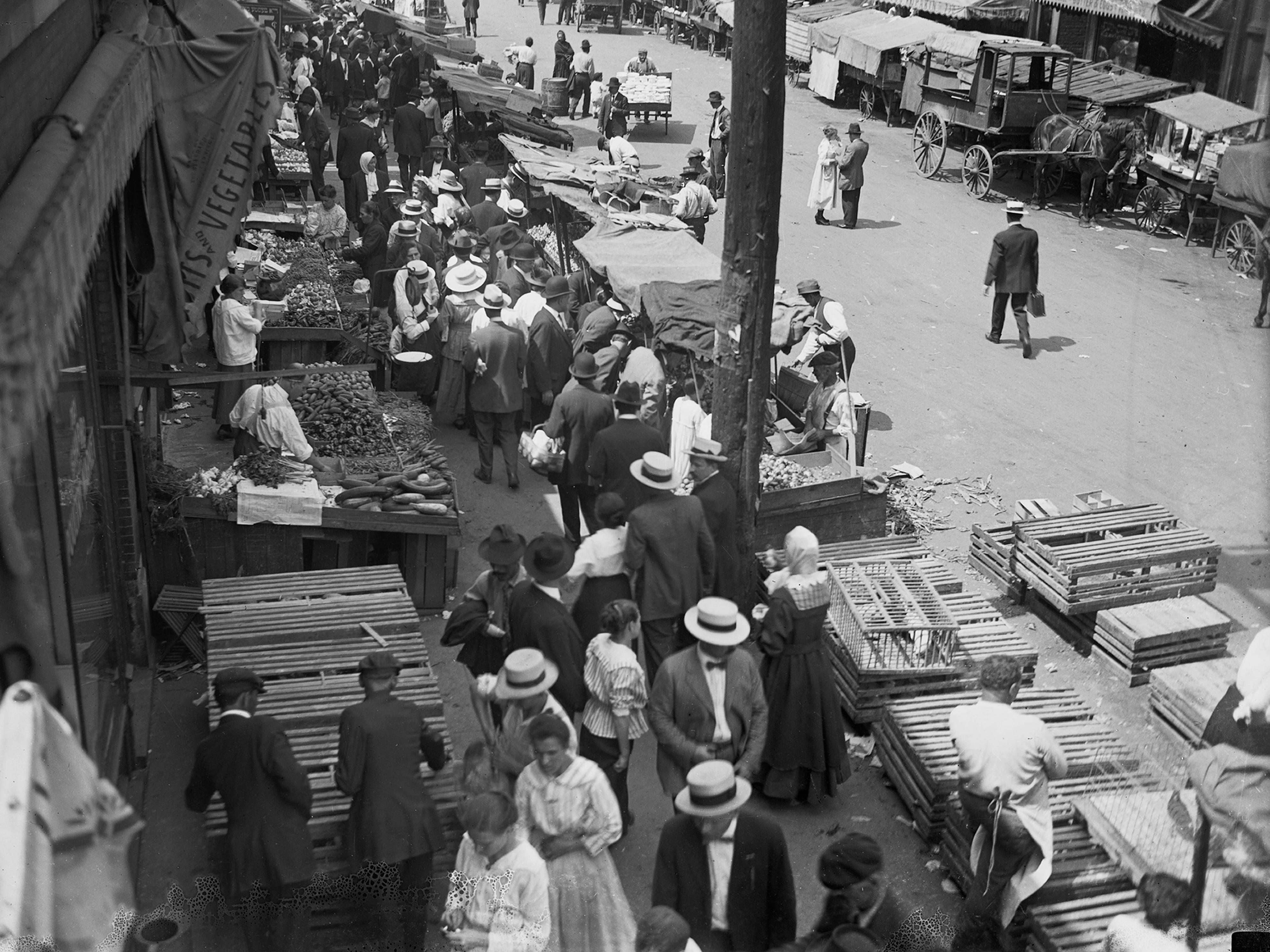 Photos of the first supermarkets show how grocery shopping has ...