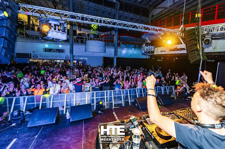 Epic trance weekend party on the pier with world-class DJs