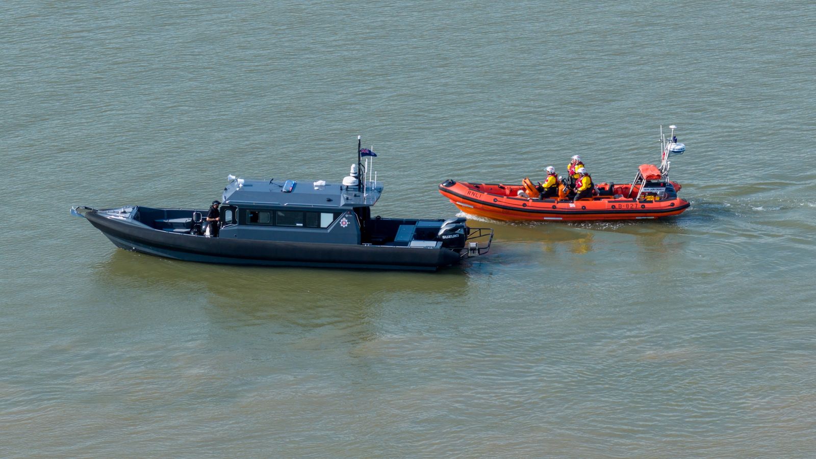 Man describes rescuing boy from Thames - after body found in search for ...