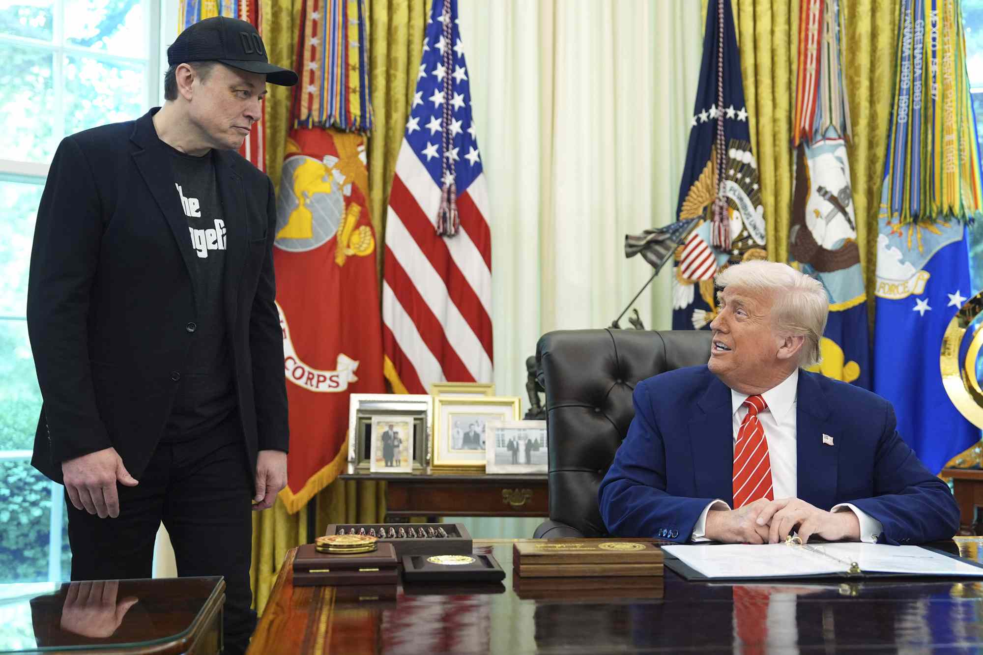 Donald Trump and Elon Musk Come Face to Face in Oval Office Hours After ...