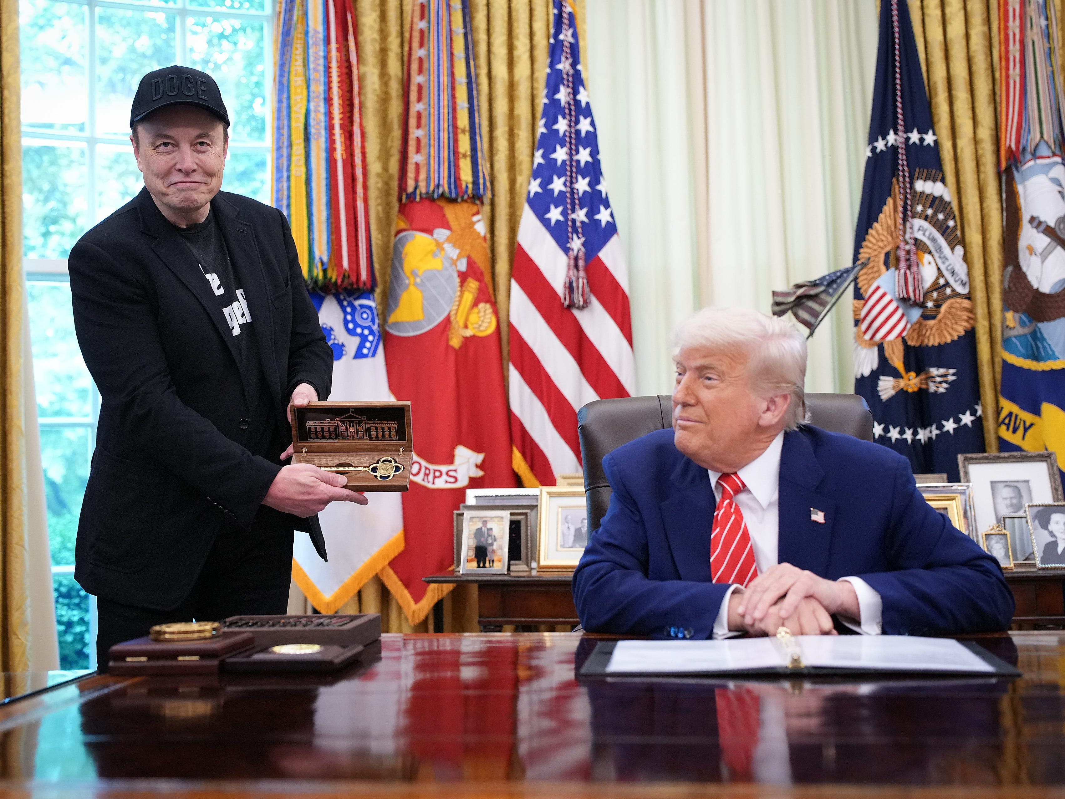 Trump gifts a large key to Elon Musk in Oval Office goodbye, says work ...