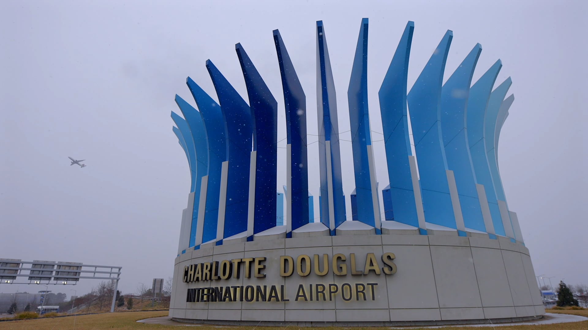 Major airlines offering free flight changes ahead of winter storm ...
