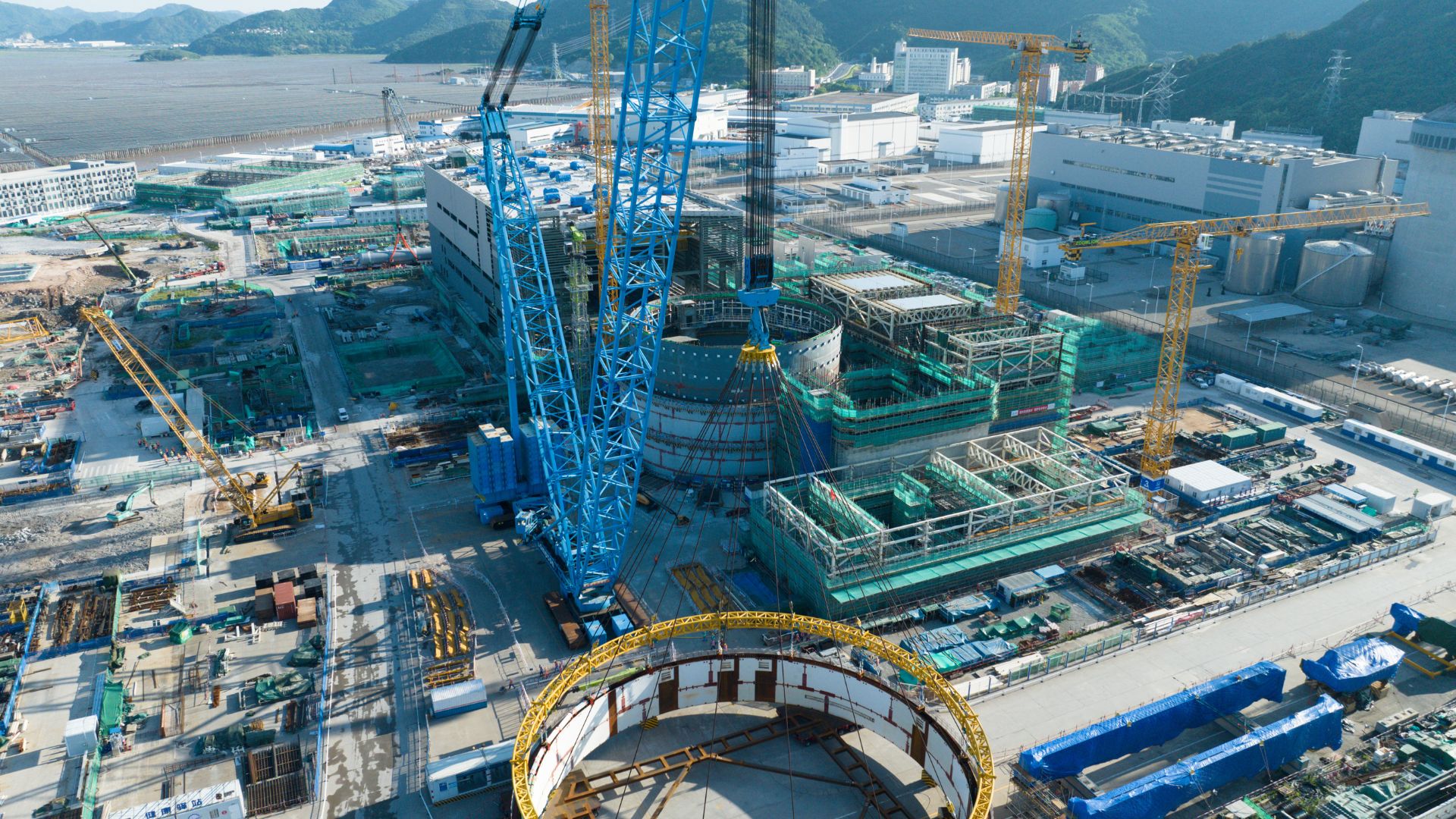 World’s first commercial mini nuclear reactor ready to power 526,000 ...