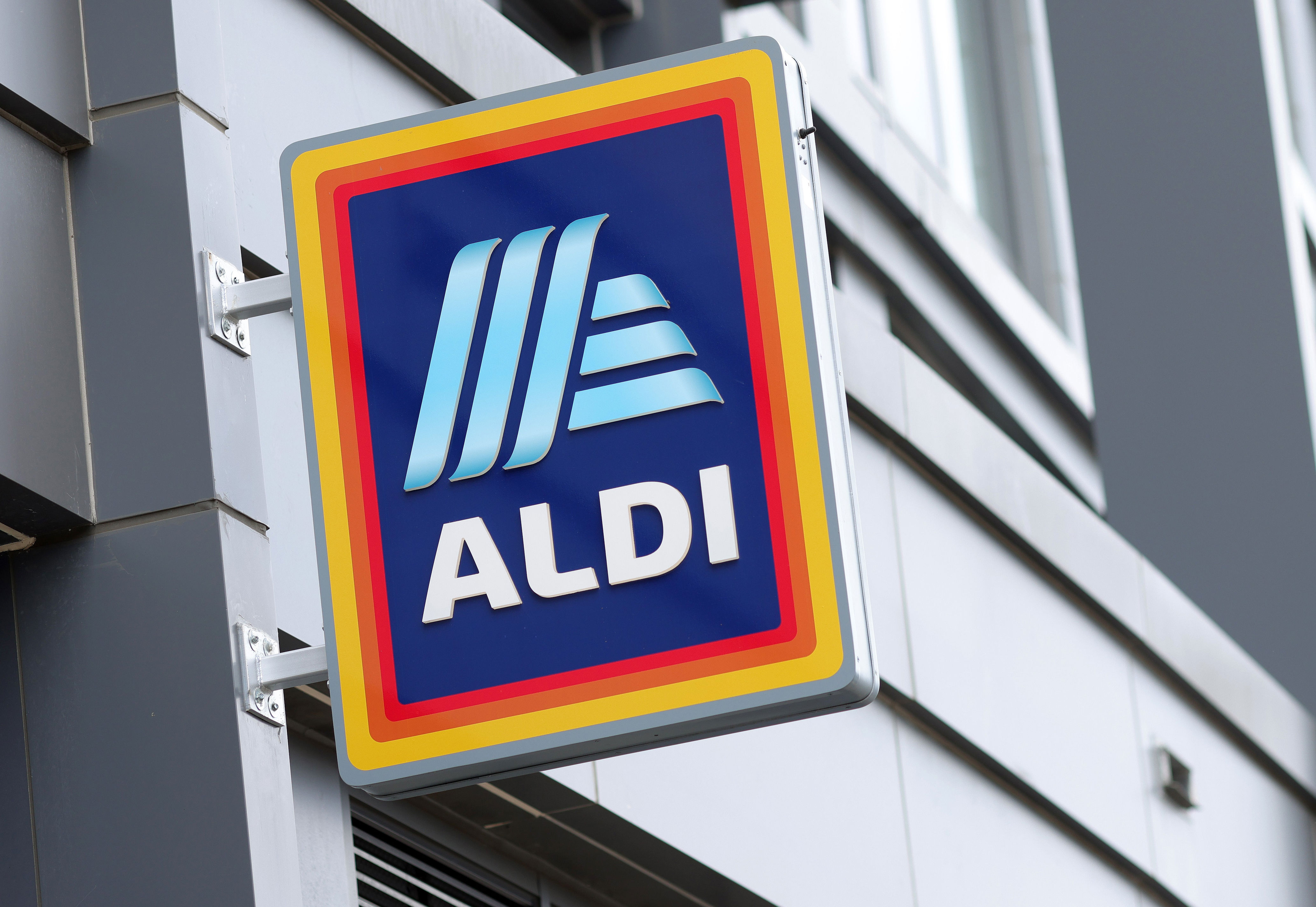 Oreo Manufacturer Sues Aldi for Alleged Cookie Copycat Crime ...