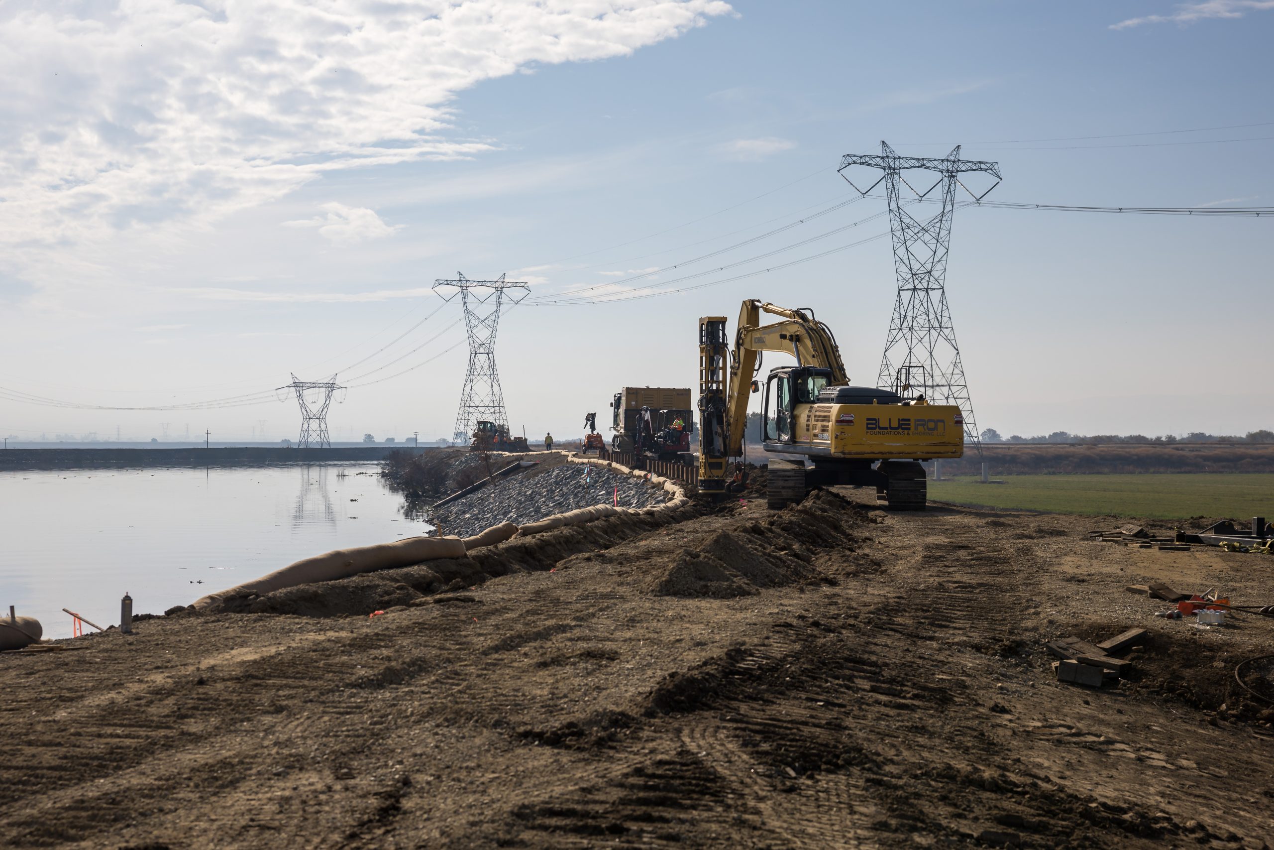 Newsom declares state of emergency over Victoria Island levee collapse ...