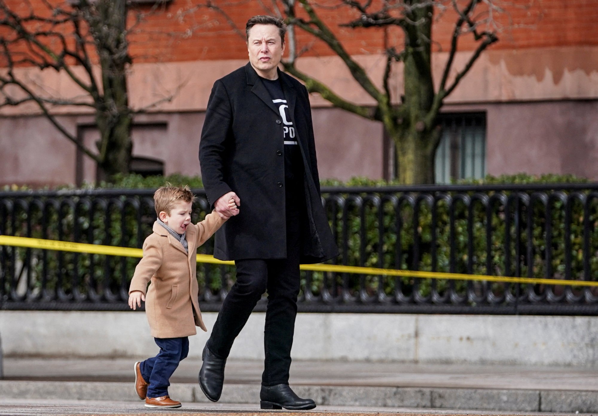 Elon Musk says Oval Office black eye was because son X, 5, punched him ...