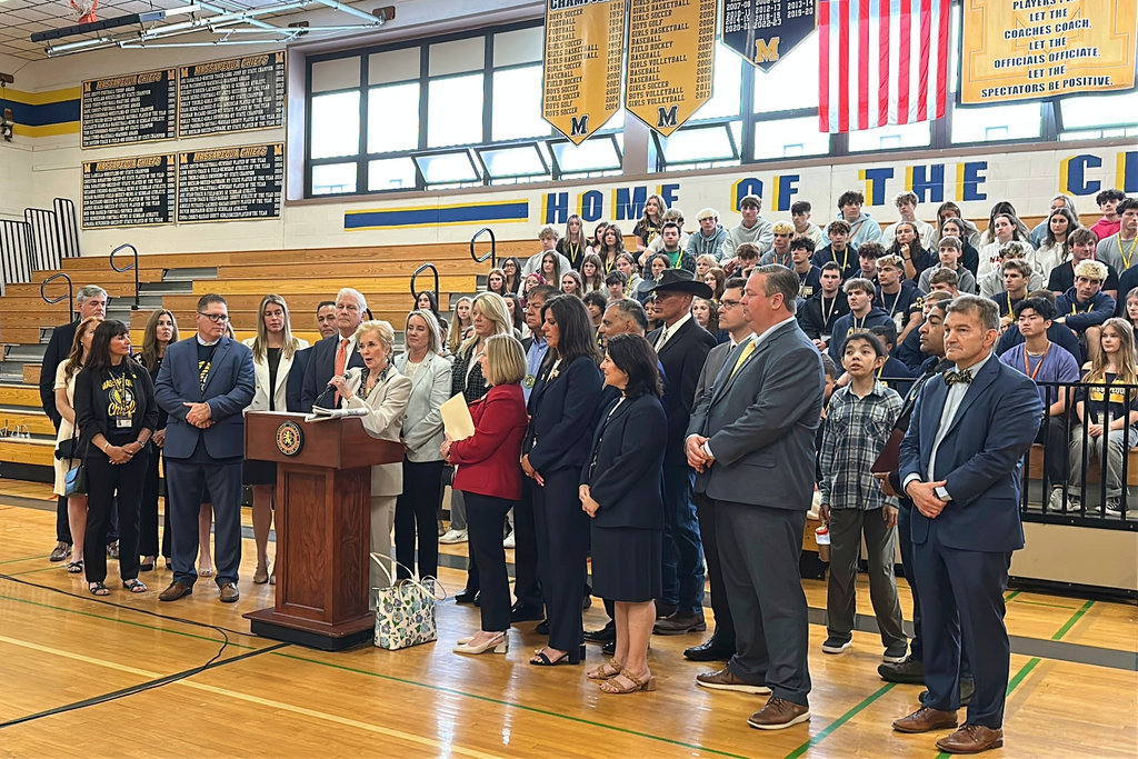 Trump's education secretary threatens to pull funding from NY over its ...