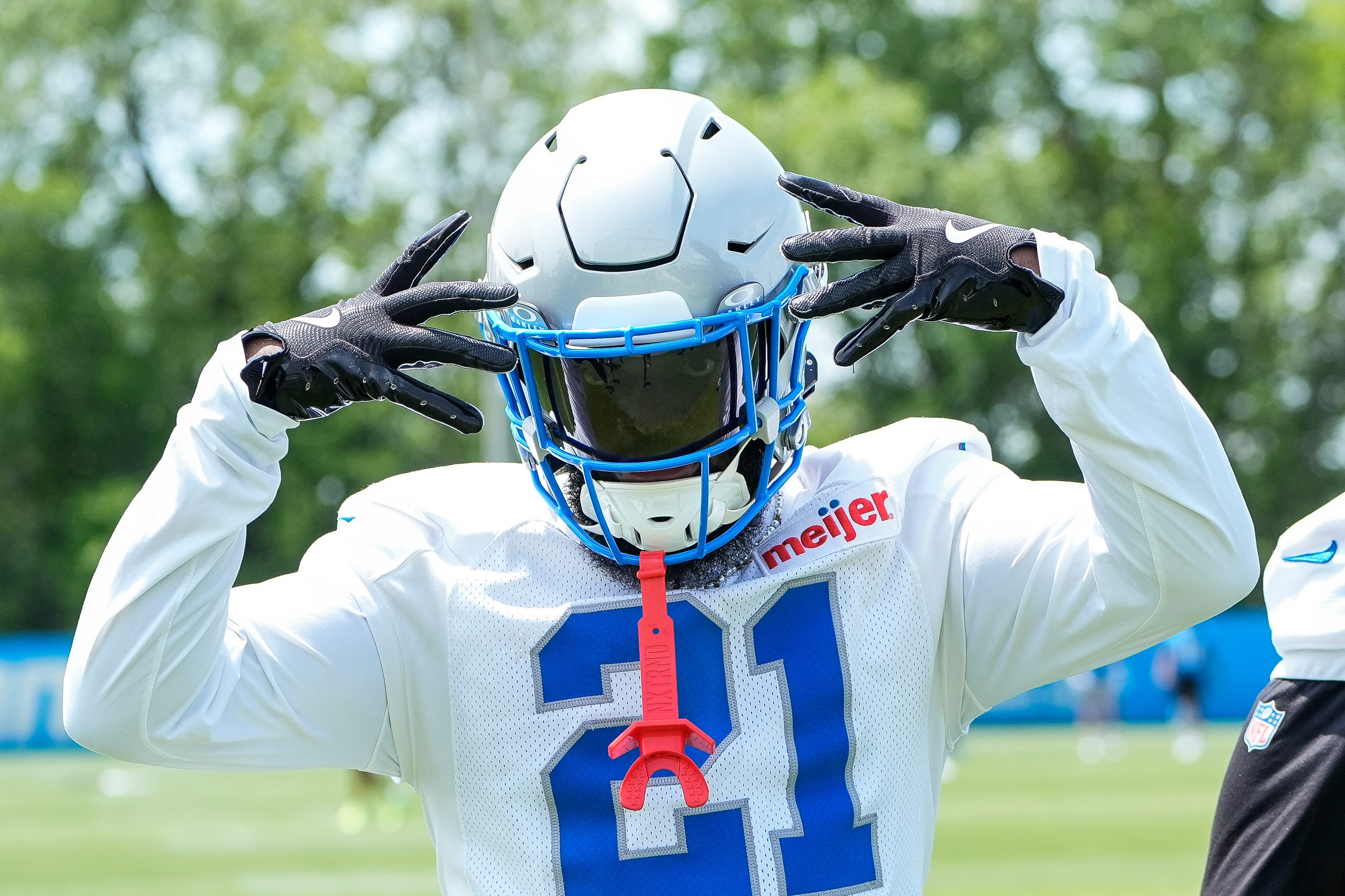 Amik Robertson over 'devastating' arm injury, ready to help Lions ...