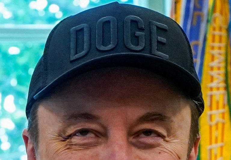 Elon Musk sports BLACK EYE in final White House press conference as he ...