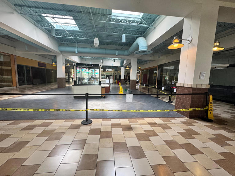 Regency Square Mall's final two remaining tenants to close Saturday ...