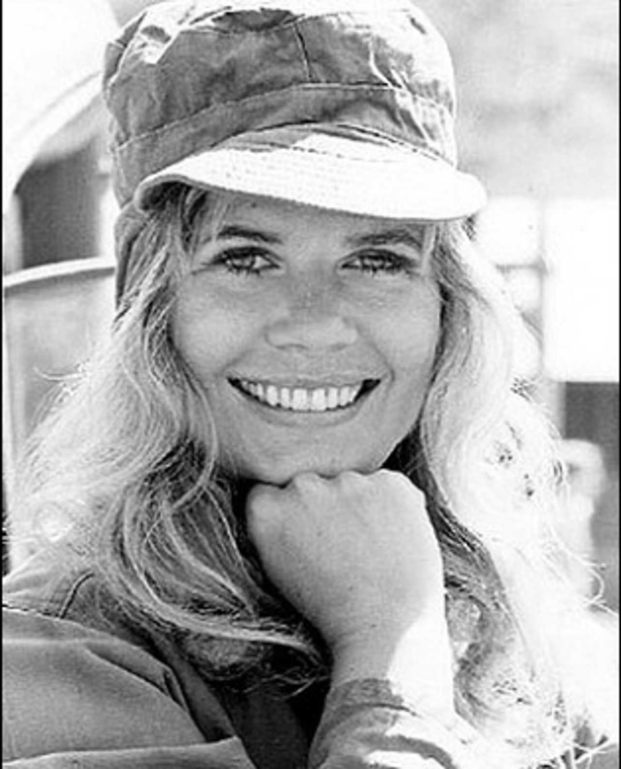 M*A*S*H Star Loretta Swit Dies At NY Home; Played Colorful Character ...