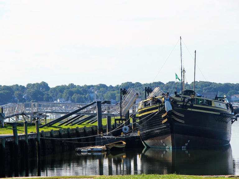 Salem Marine Quest Comes To Cat Cove Laboratory