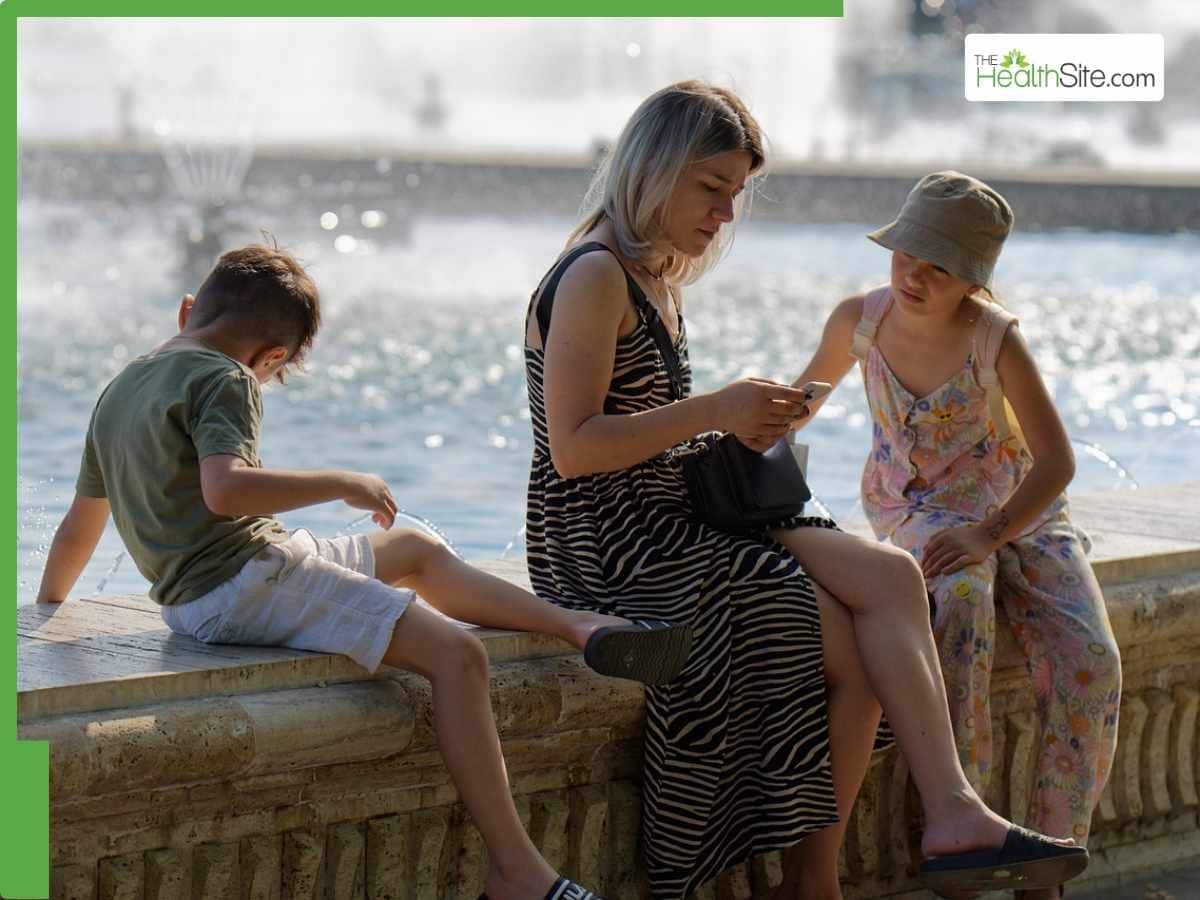 7 Behavioural Things Children Learn By Observing Parents