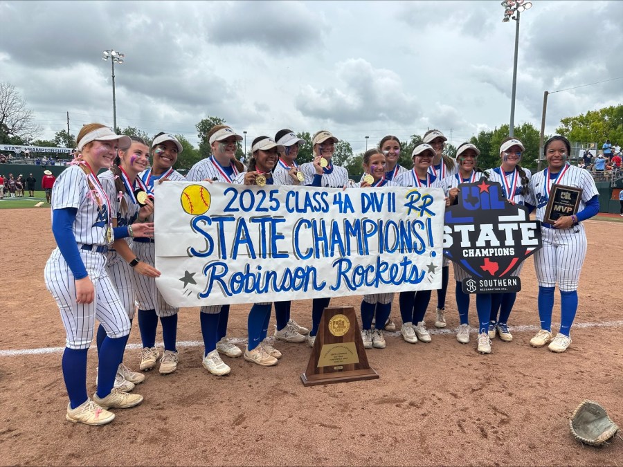 Robinson softball secures first state title in 25 years
