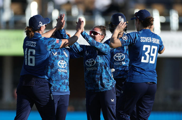 Amy Jones and Linsey Smith star as England’s opening gambit pays off in ...