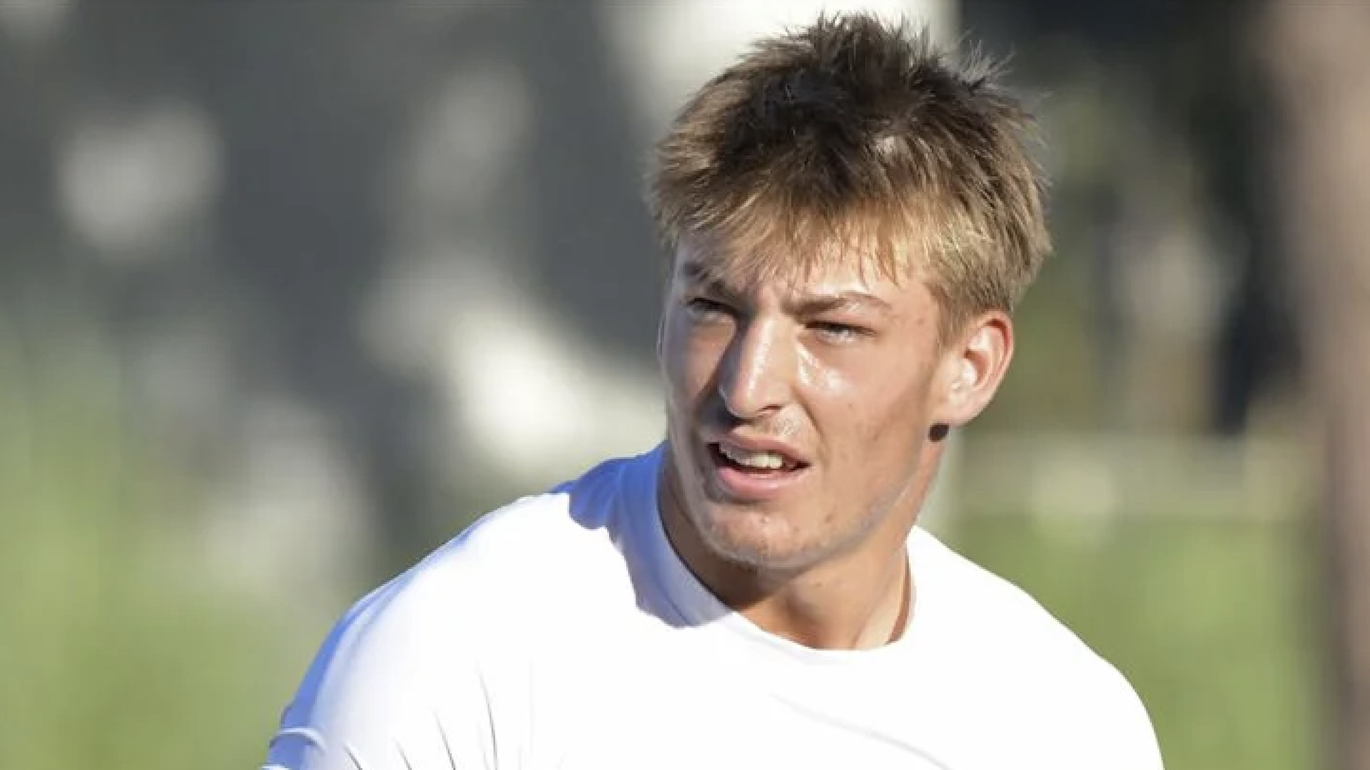 No. 1 TE Mark Bowman commits to USC over Georgia, Texas, others