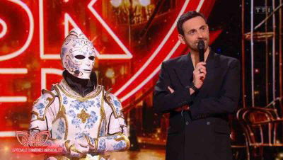 Mask Singer : le Panda Roux démasqué, qui s’y cachait ? Réponse ! (VIDÉO)