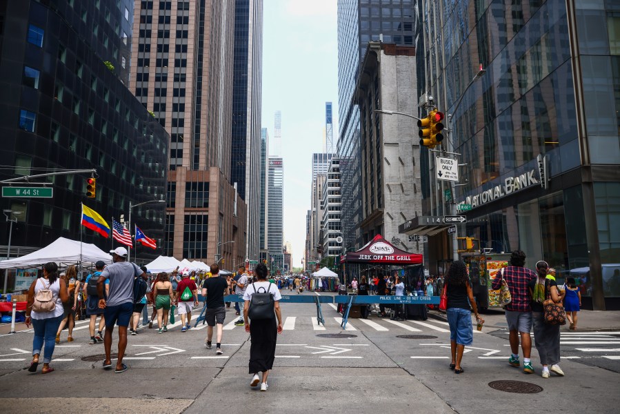 Street closures in NYC for parades and festivals this weekend