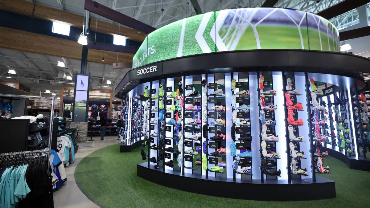 Sporting goods retailer closing 100s of US stores