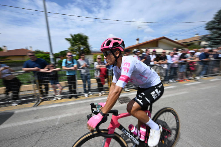 EF Education-EasyPost, Richard Carapaz operato per un problema alla ...