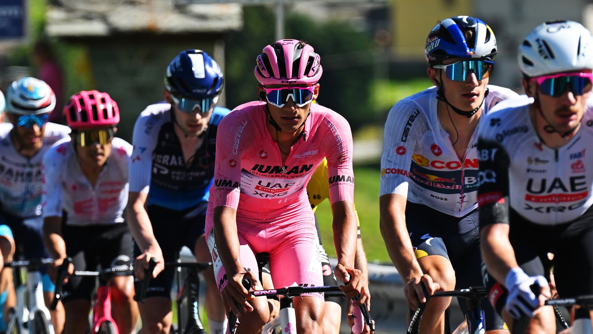 Isaac Del Toro stays in pink at Giro d’Italia after first of two ...