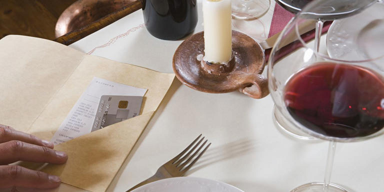 Is It Rude To Stay At A Restaurant After You Pay The Bill? Experts Weigh In