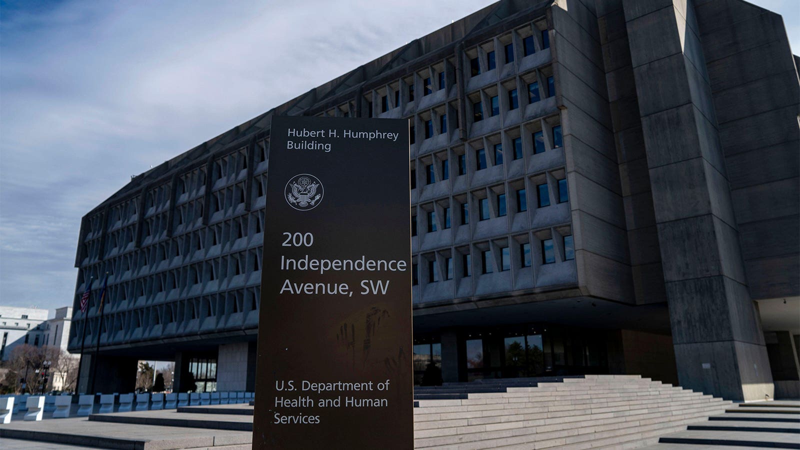 Experts Blast HHS Leaders for Defying Norms, Sidelining CDC