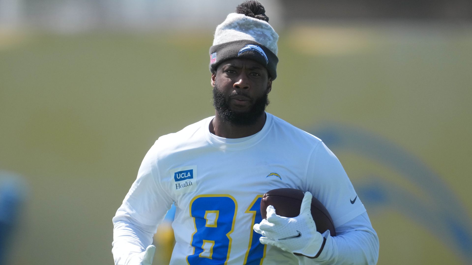 PFF highlights Chargers X-factor, rookie to watch ahead of 2025 season
