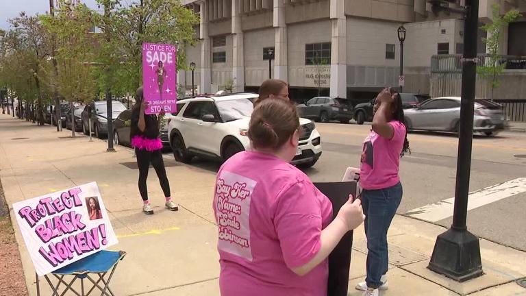 Sade Robinson homicide: Supporters gather amid Maxwell Anderson trial