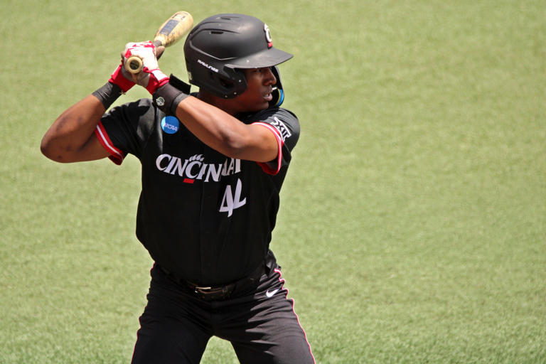 Cincinnati Bearcats baseball beats Wake Forest in NCAA Knoxville Regional