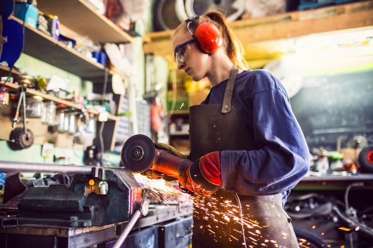 How to Use an Angle Grinder Properly