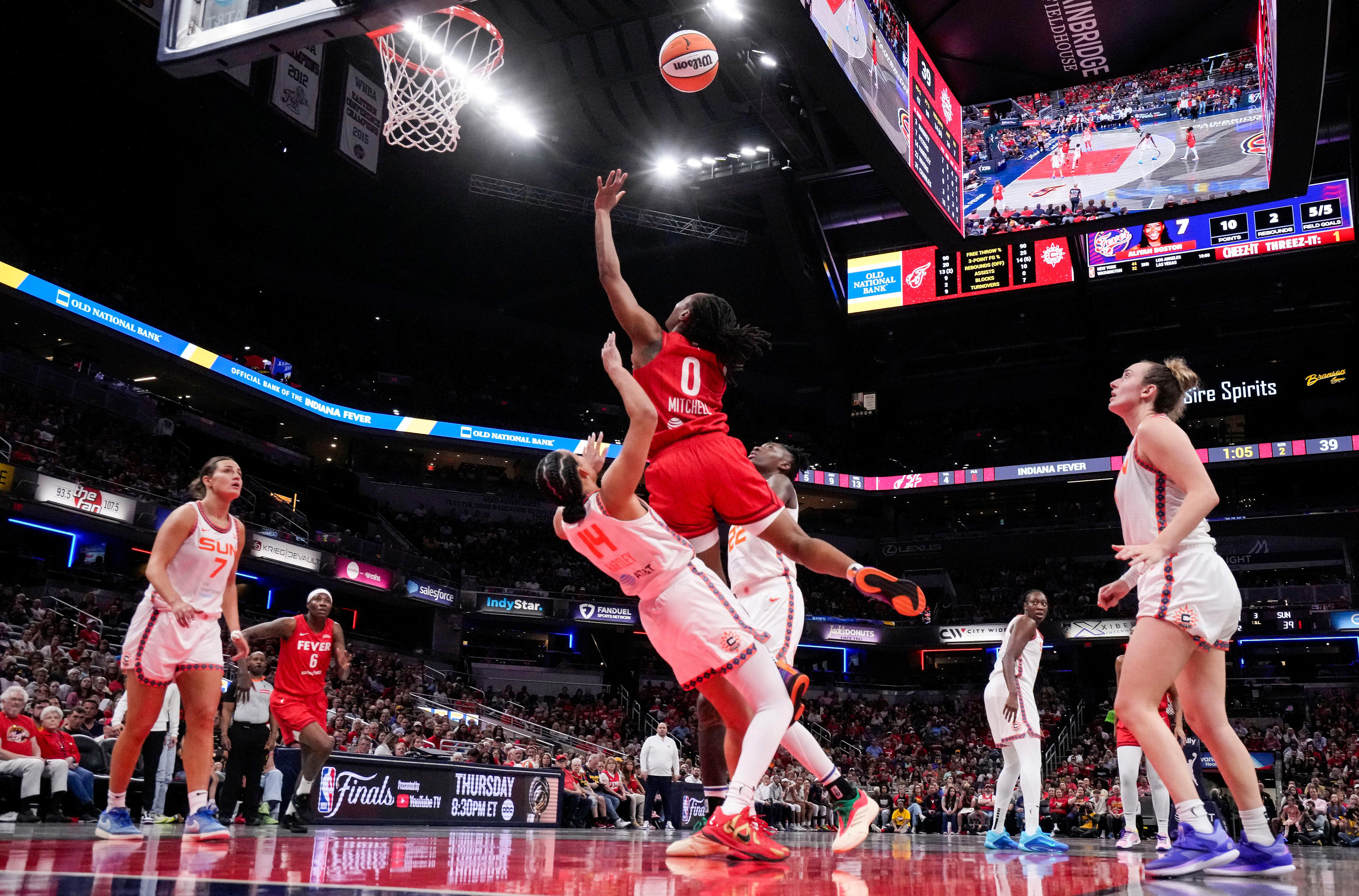 Fever vs Sun final score: Sophie Cunningham, Sydney Colson injured for ...