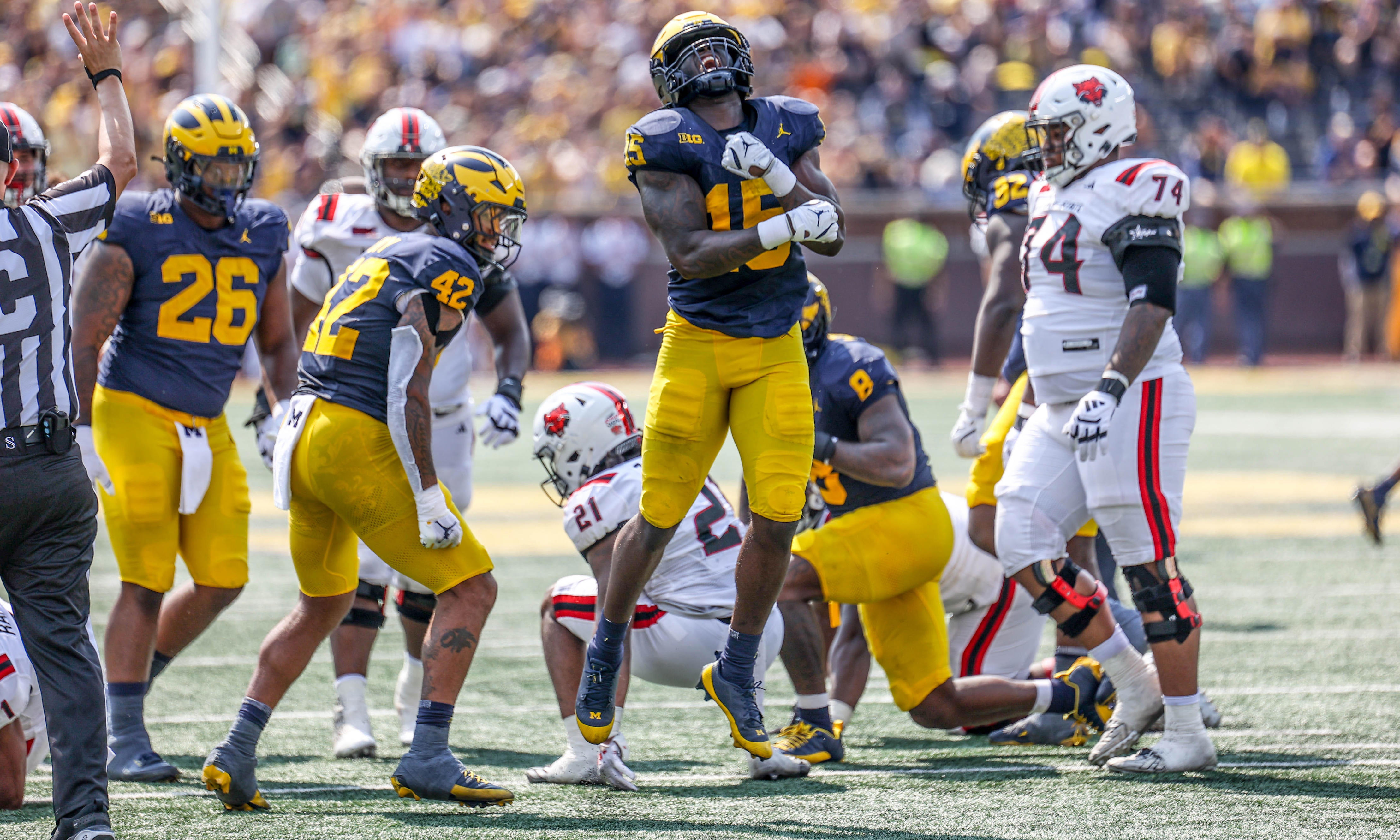 Michigan’s Ernest Hausmann, Jaishawn Barham on 2025 Butkus Award watch ...