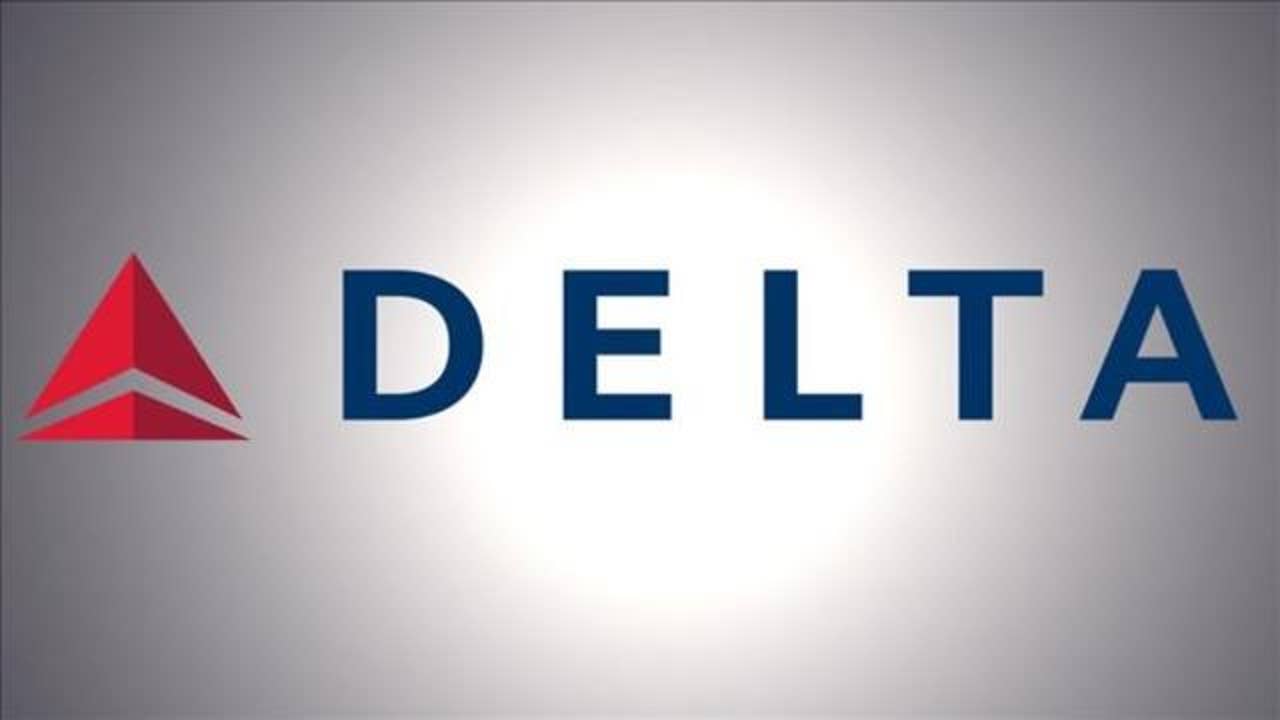 Delta flight returns to Atlanta after pressurization issue