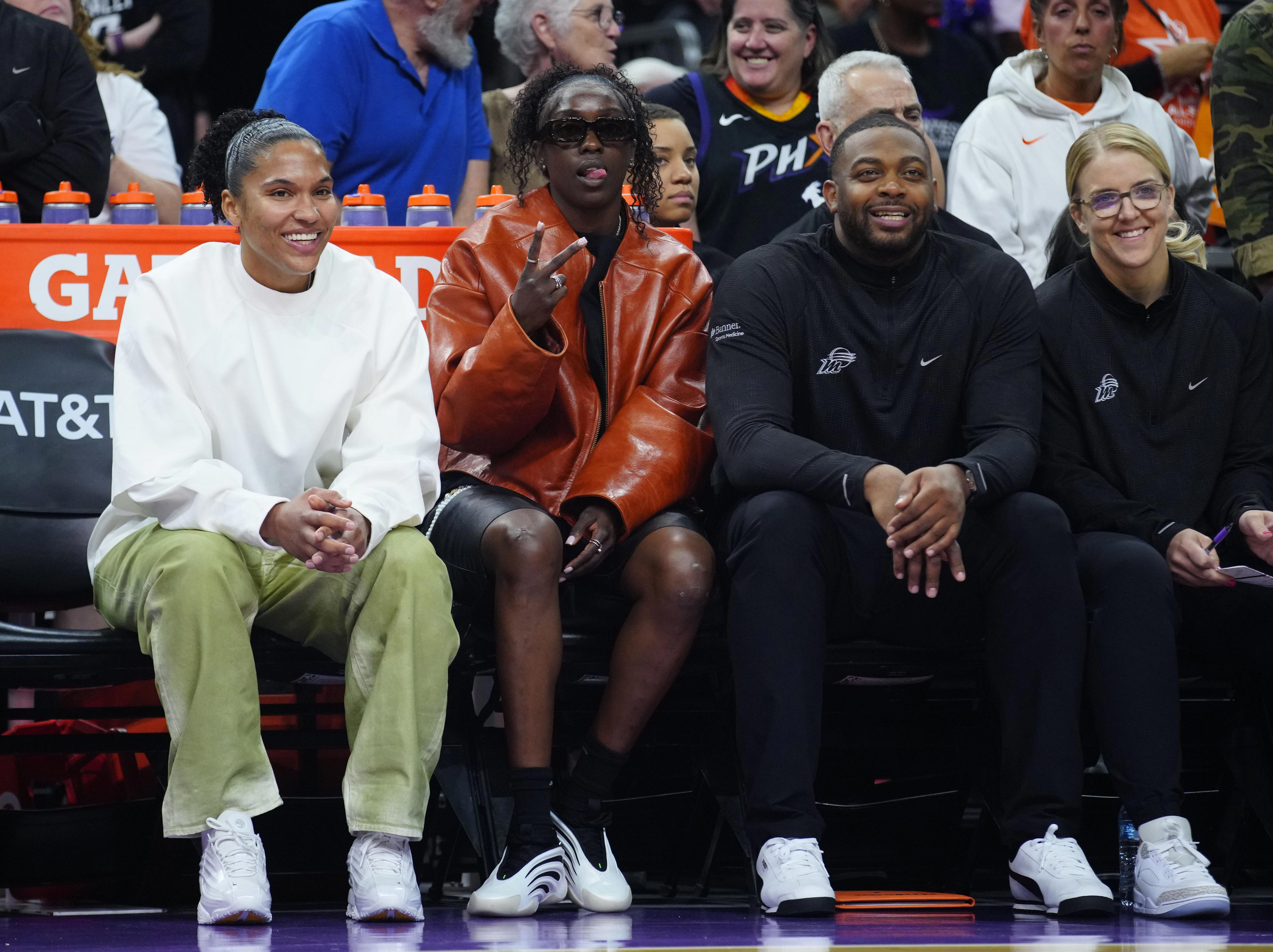 Alyssa Thomas' return lifts Phoenix Mercury over Dallas Wings