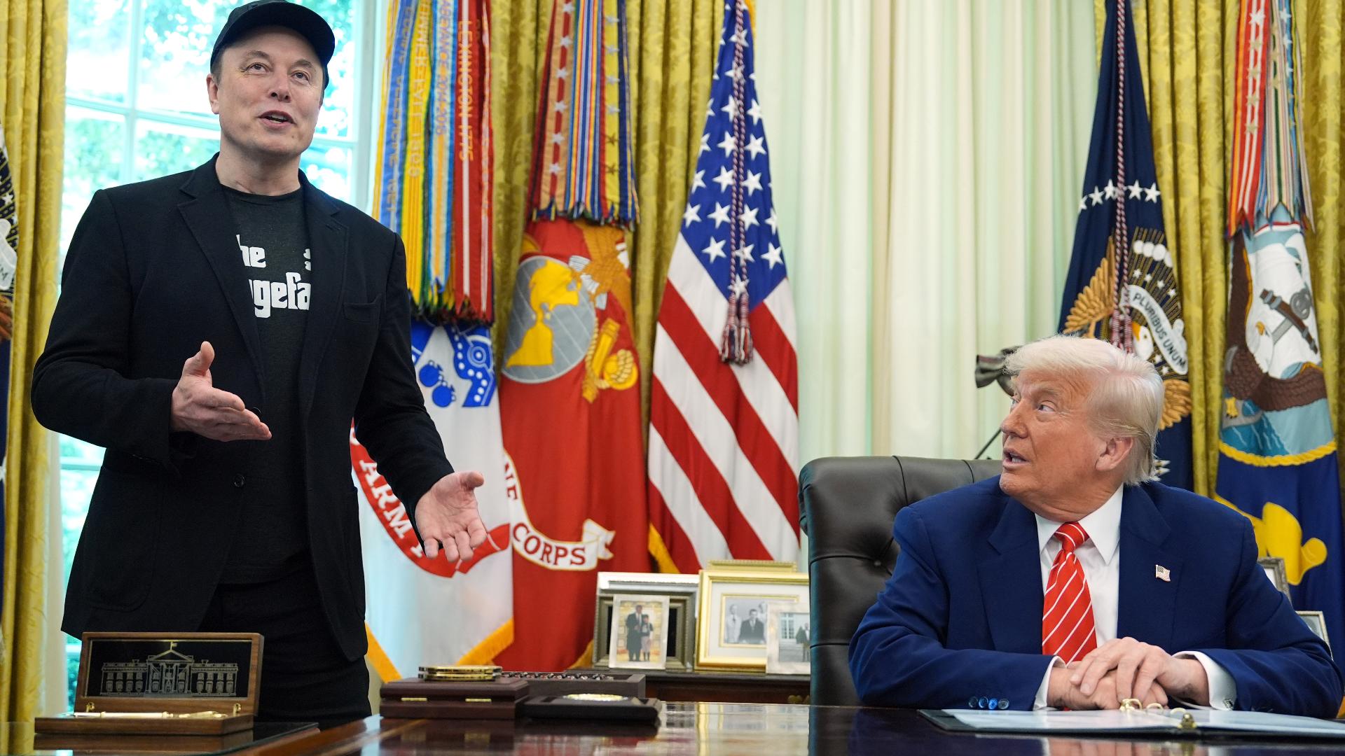 Trump awards Elon Musk a golden key for his DOGE work as he gives Musk ...