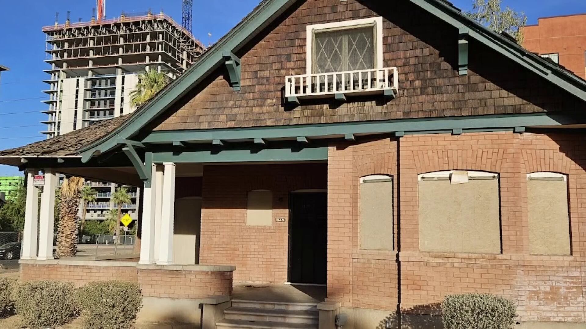 New lease on life: 116-year-old historic Phoenix home moved to new location