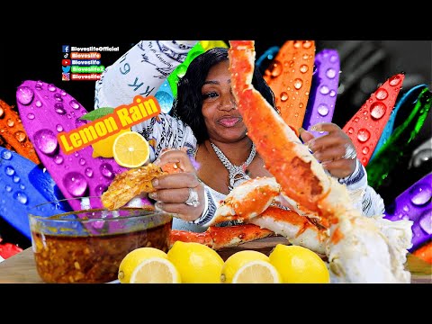 Giant king crab smothered in Smackalicious sauce