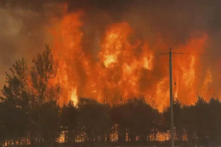 Winds push smoke from Canadian wildfires south into US and worsen air ...