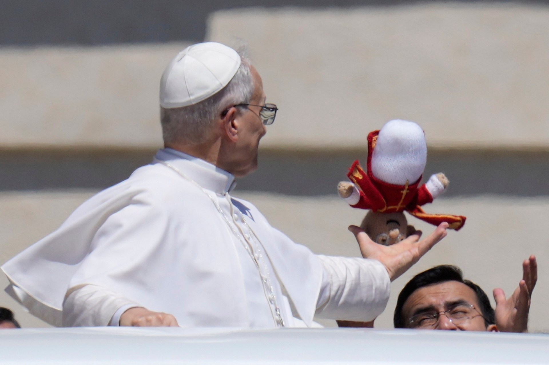 Pope's catch of curious gift thrown from crowd sparks admiration and ...