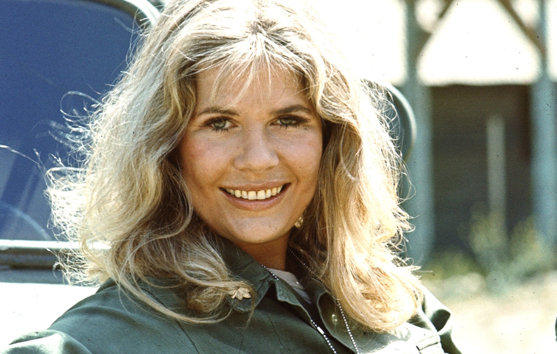 Alan Alda pays tribute to beloved M*A*S*H co-star Loretta Swit after ...