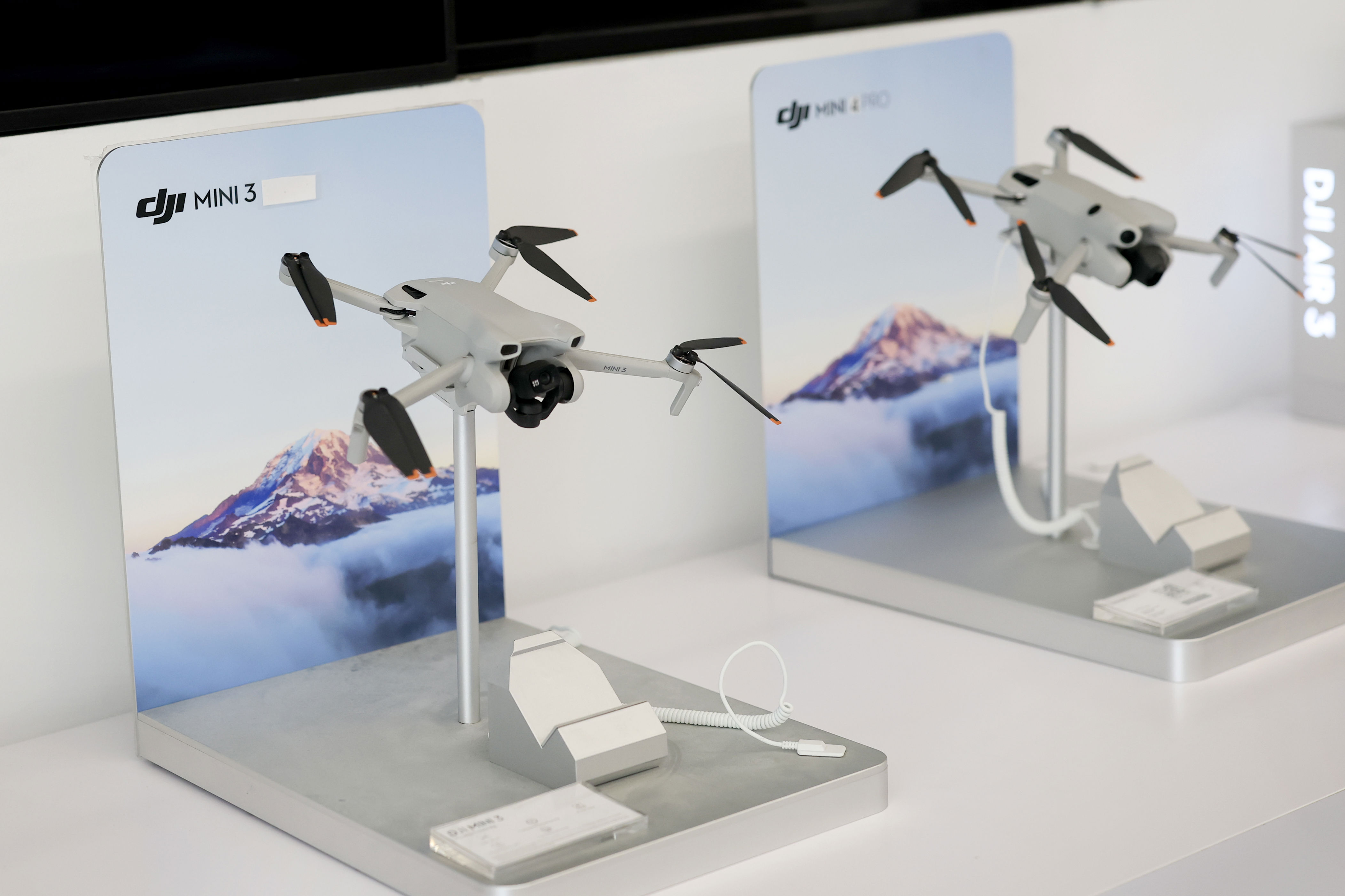 FCC bans new DJI Chinese drones, citing national security