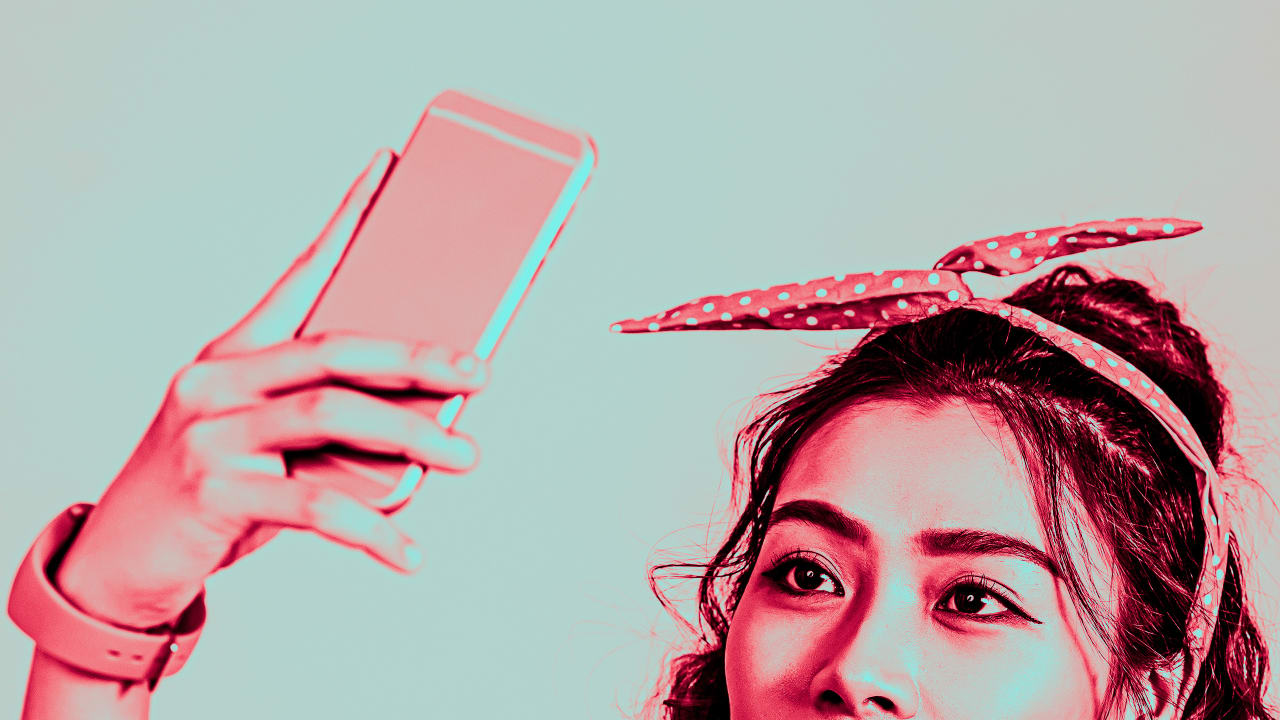 Nepo babies are using the ‘holy airball’ TikTok trend to humble brag ...