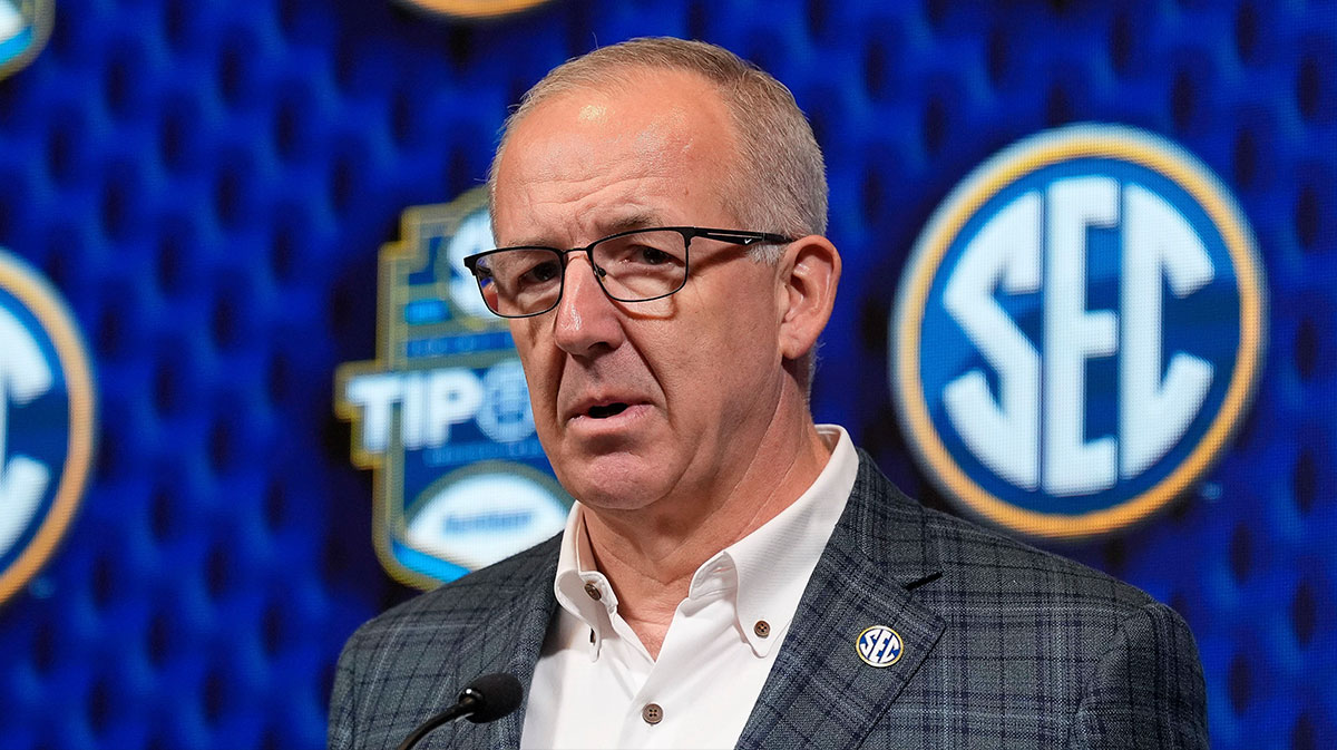 Conference commissioners ‘start over’ in 2026 CFP format debate