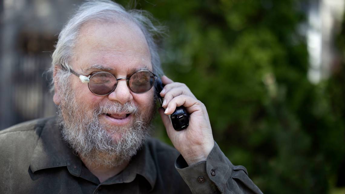 Veteran Montreal housing advocate fights to keep hotline alive